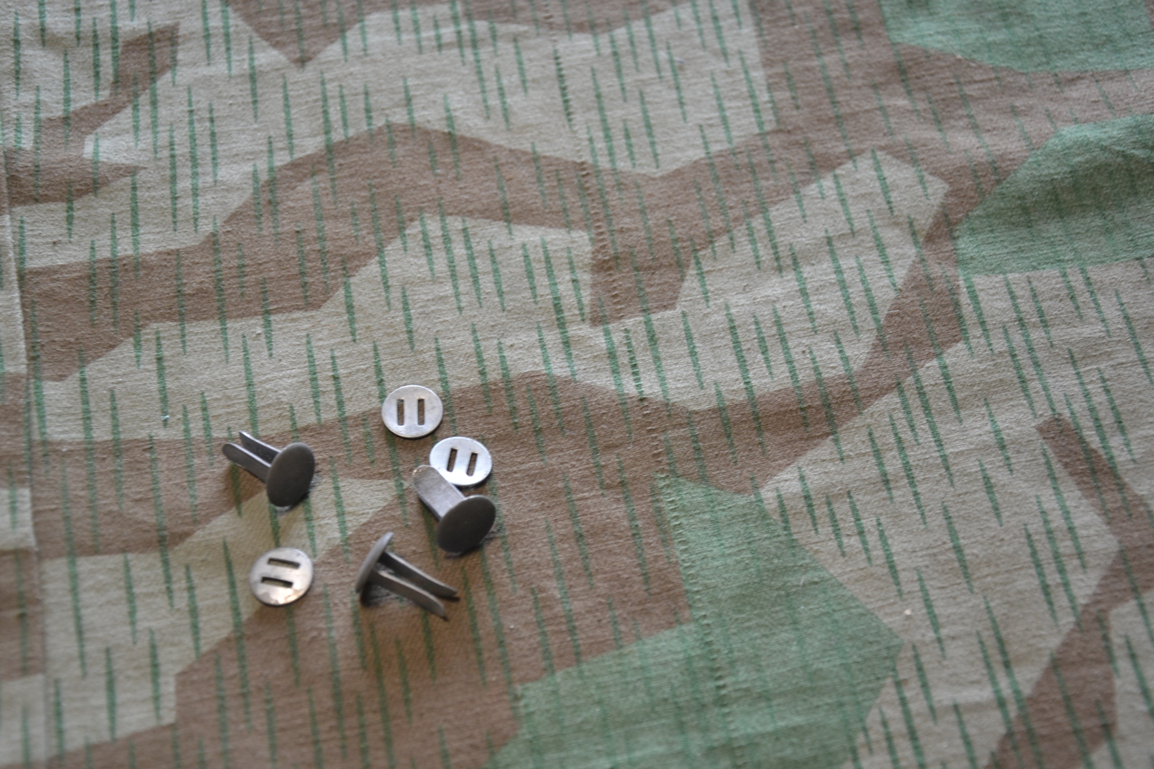 Antiquités Militaires Schull photo principale: 3 RIVETS + CONTRE RIVETS ...